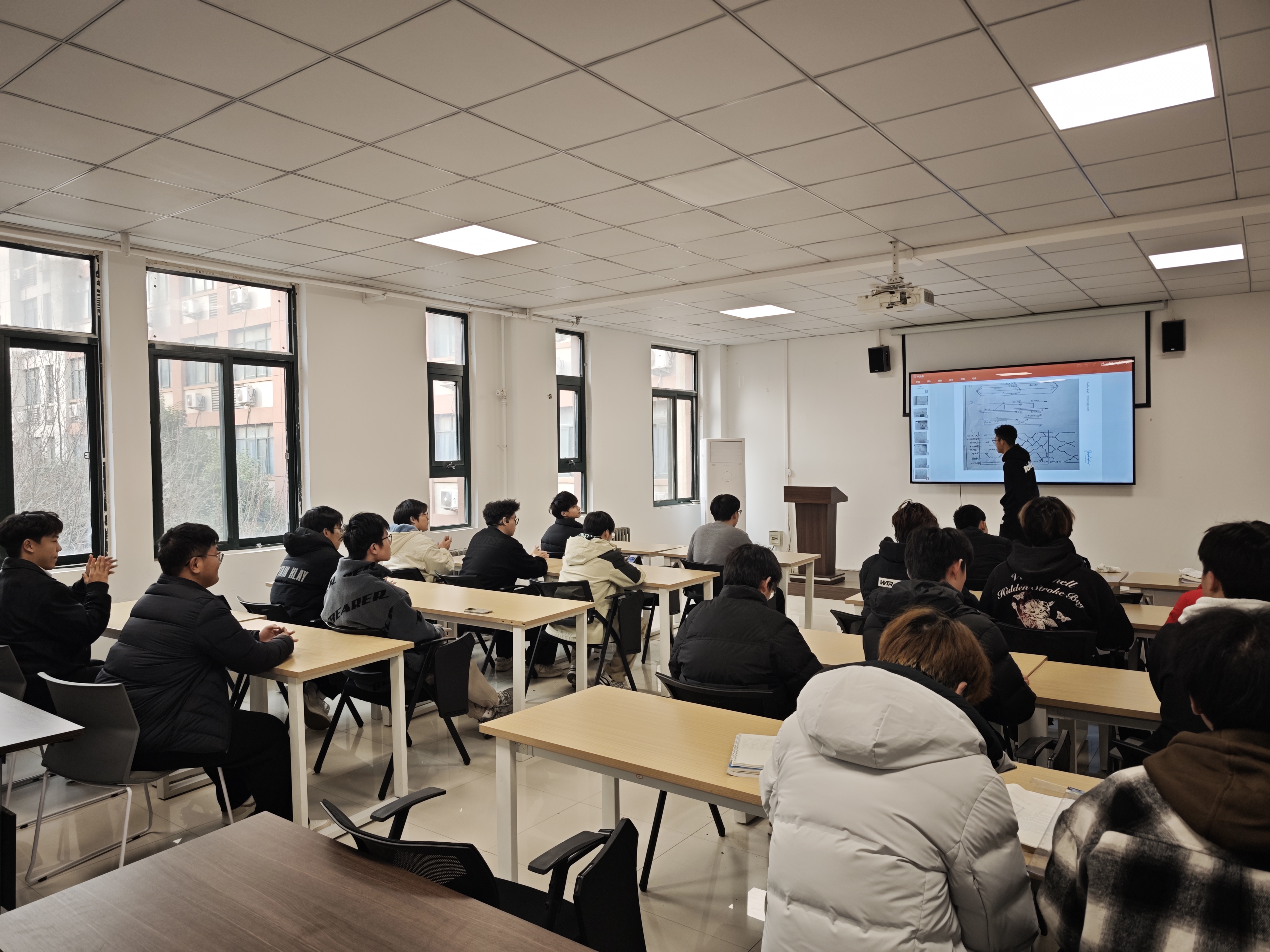 丝路书院举办“笔韵生花：创意笔记展评，共话期末复习心得”活动