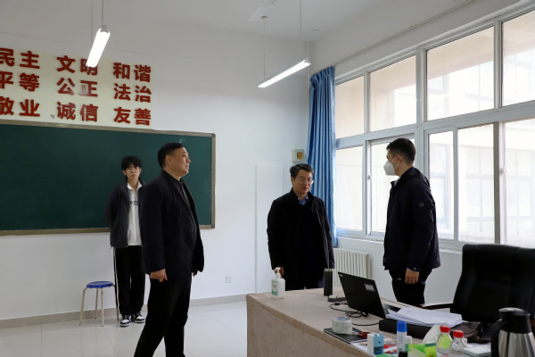 校领导赴中国铁路北京局集团有限公司专场招聘会现场调研指导